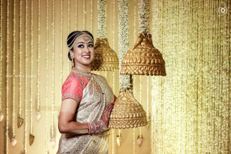 3 Trendy Designs of Gold Drop Earrings for the Wedding Season